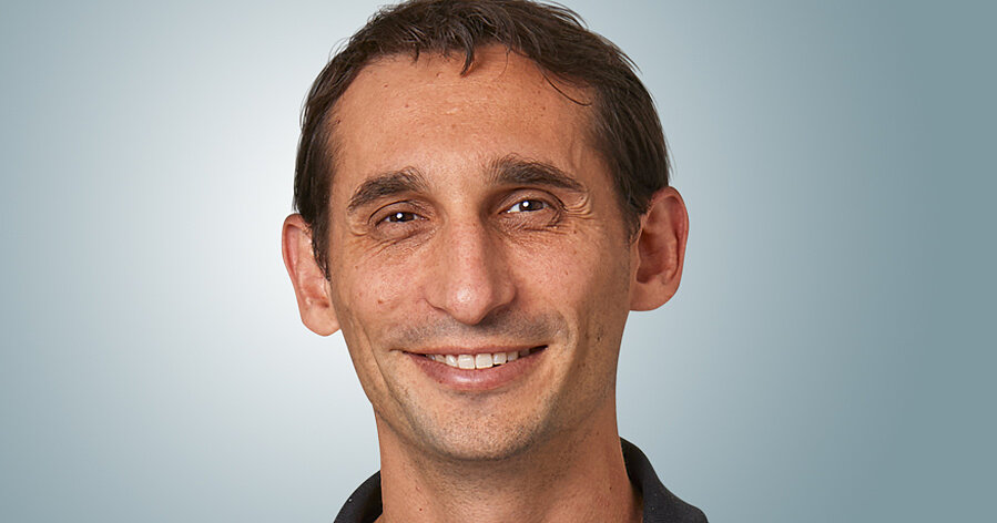 HZI | Prof. Dr. Chase Beisel